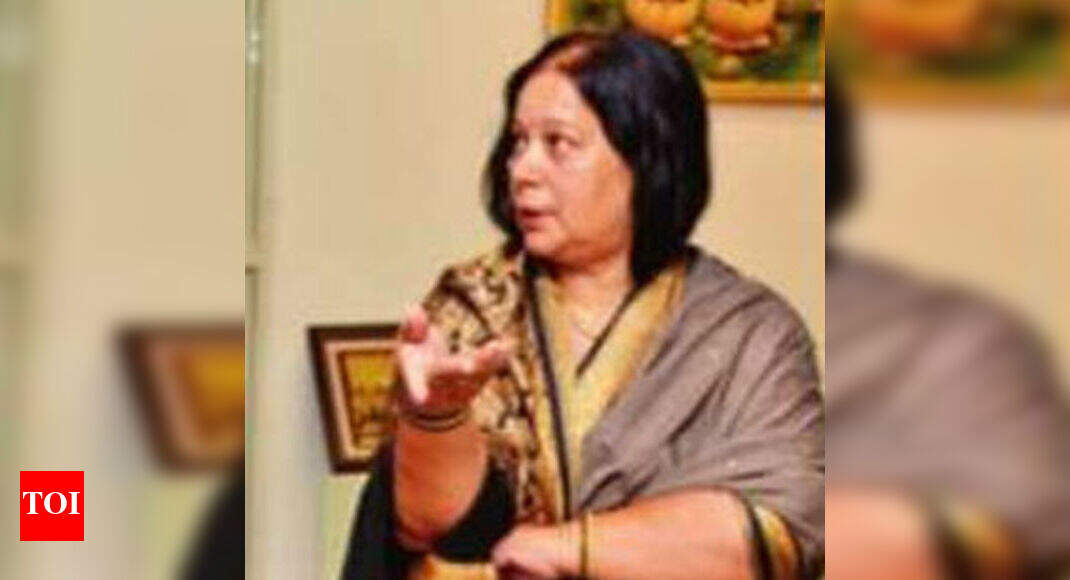 Big personalities throng Deepa Iqbal Khare's art exhibit in Lucknow ...