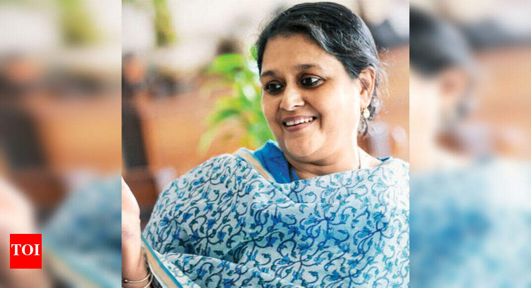 Supriya Pathak: As a man, I give Pankaj Kapur 9 out of 10 | Hindi Movie ...