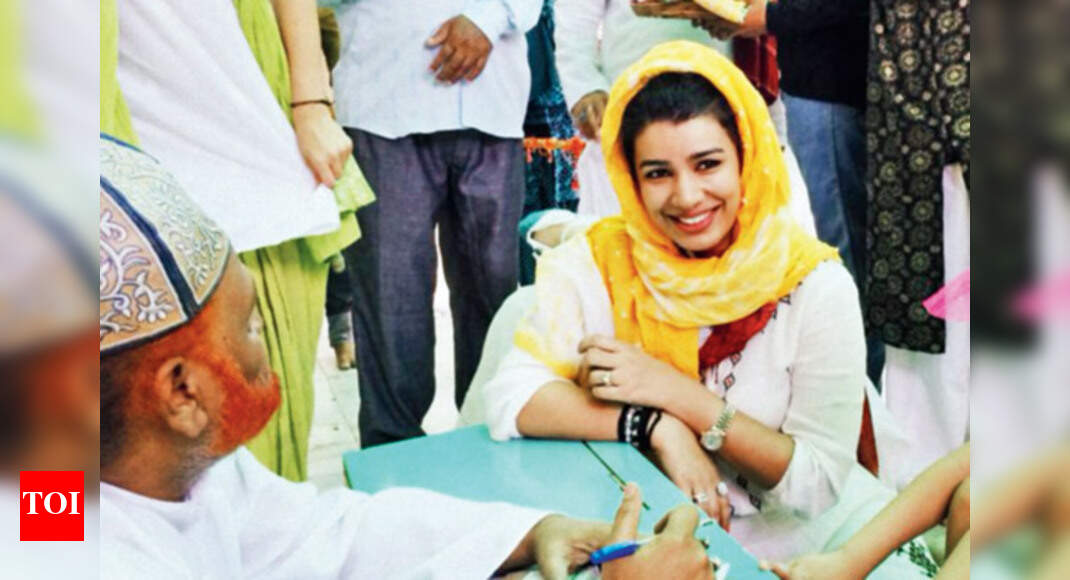 Mink turns singer, visits Ajmer Sharif | Hindi Movie News - Times of India