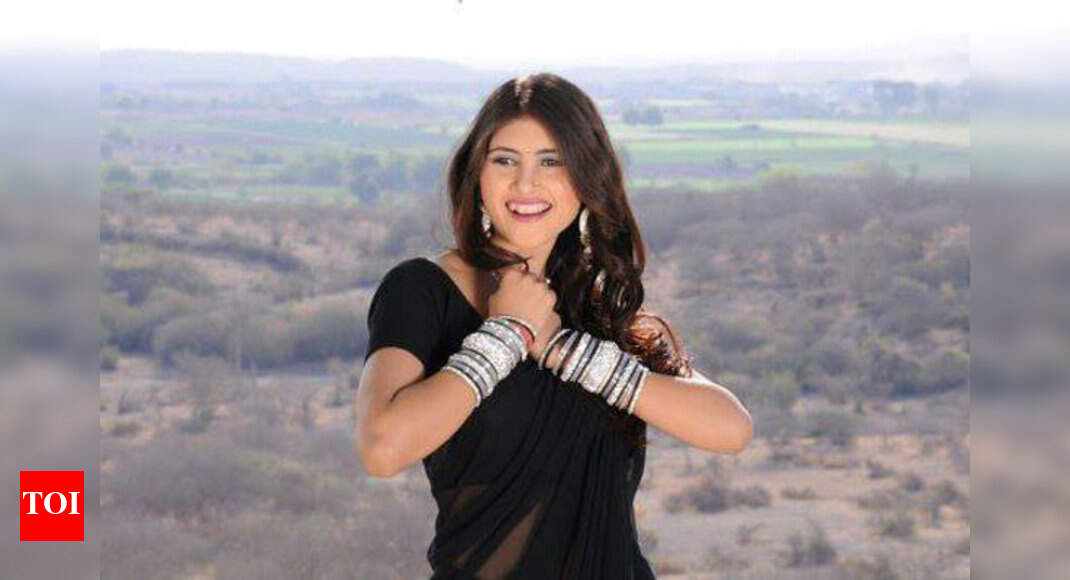 Ahmedabad based Marjina Divan sizzles in her Dhollywood debut ...