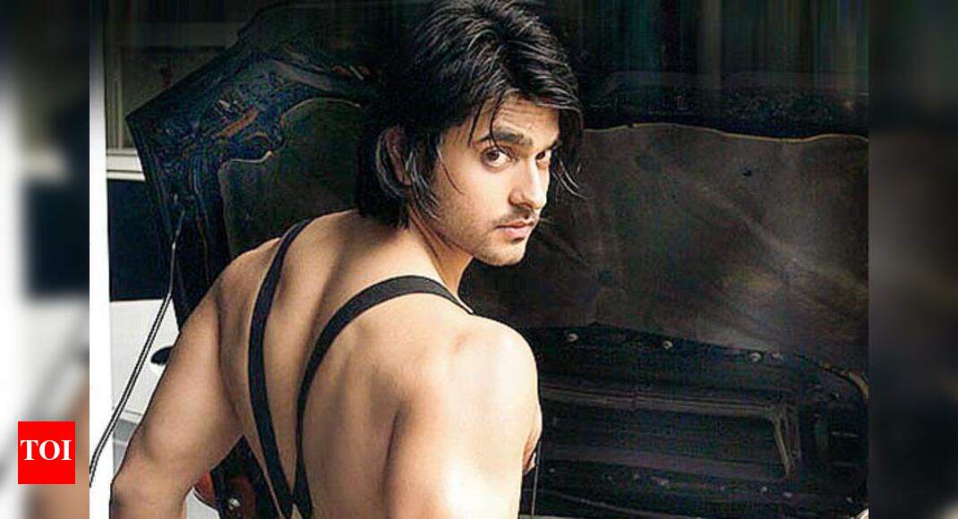 Ashish Sharma takes to sketching - Times of India