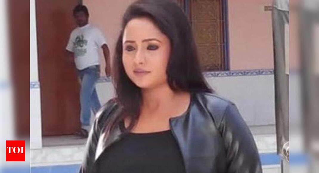 Rani Chatterjee shoots for Rani Ki Hukumat | Bhojpuri Movie News ...