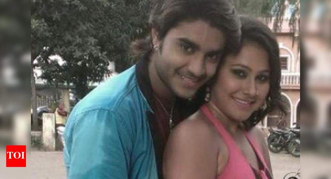 Pradeep Pandey and Rinku Ghosh shoot for Nagina | Bhojpuri Movie News ...