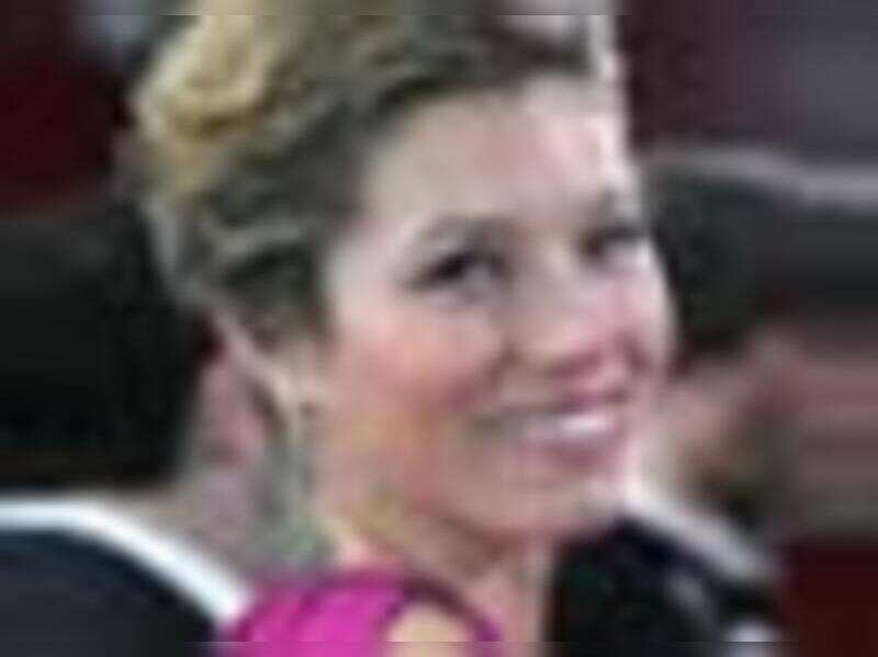 Jessica Biel Bares All In Powder Blue English Movie News Times Of 0627