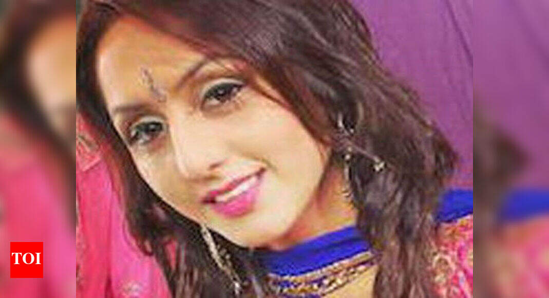 Garry Sandhu: Seetal Kaur and Kam Frantic out with 'Mendhi Mendhi ...