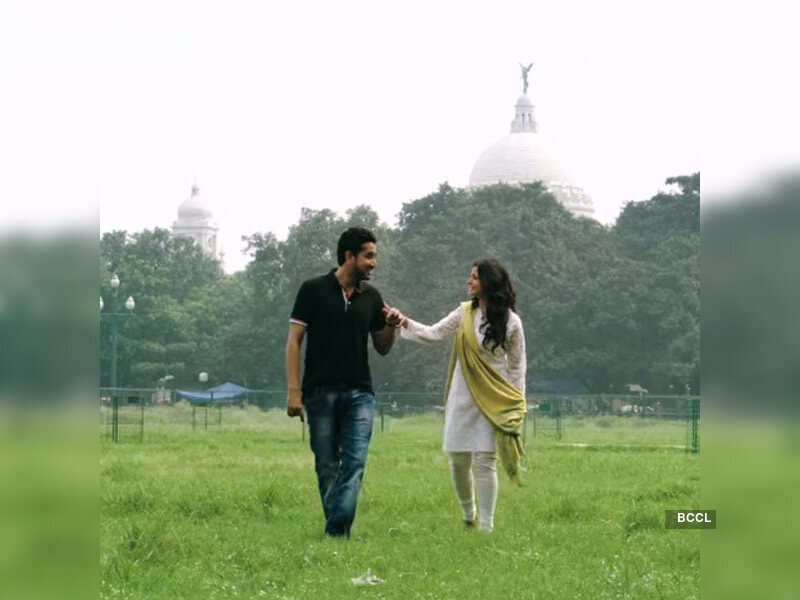 Koel Mallick and Parambrata Chatterjee in the still from movie Highway.