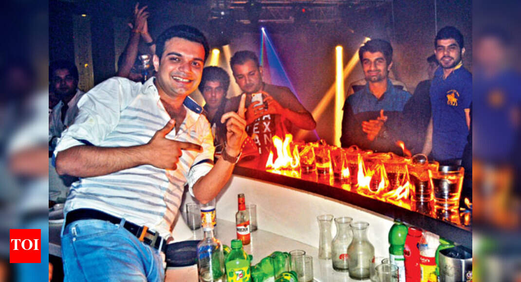 Sumit Chawla and his fiancé Raveena throw party for friends at a local ...