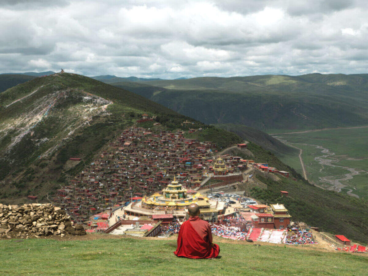 Larung Gar Buddhist Academy, Sertar, Tibet, Happytrips.com | TimesTravel