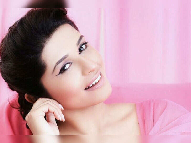 Satish Rajwade: Sanskruti turns older to romance Sachin Pilgaonkar ...