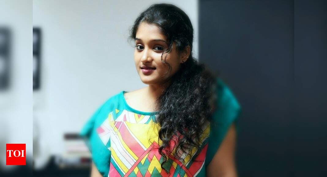 Swapna Menon is Amala Paul’s roomie in Mili | Malayalam Movie News ...