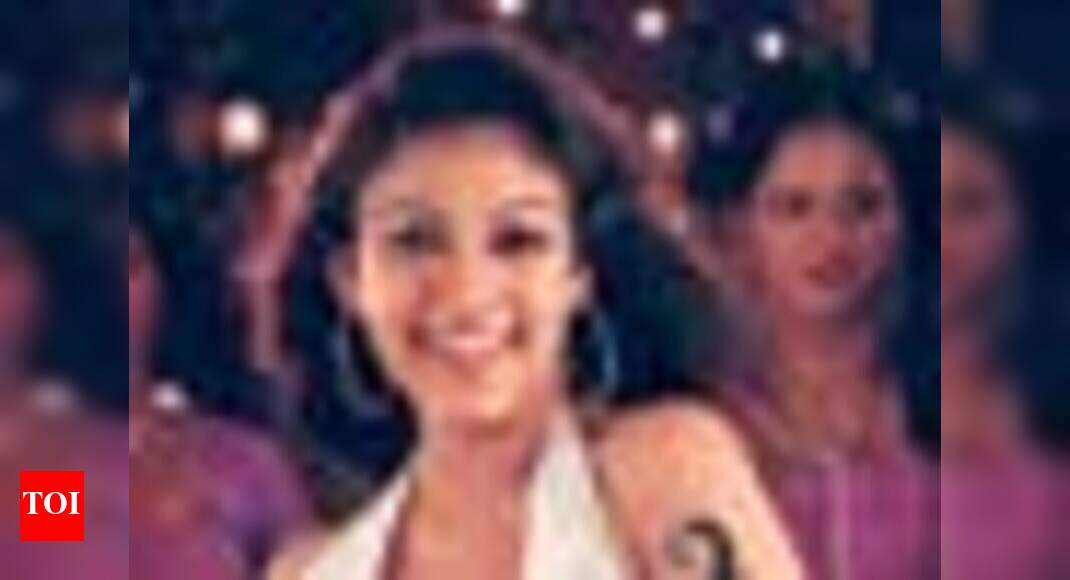 Thousands gather to watch Nayan! | Hindi Movie News - Times of India