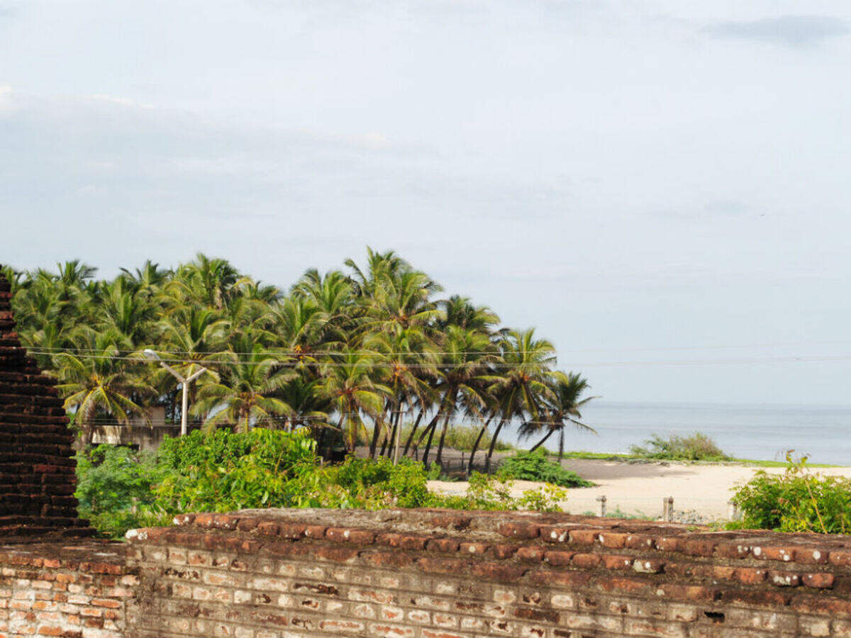 Sadras Fort, India | TimesTravel