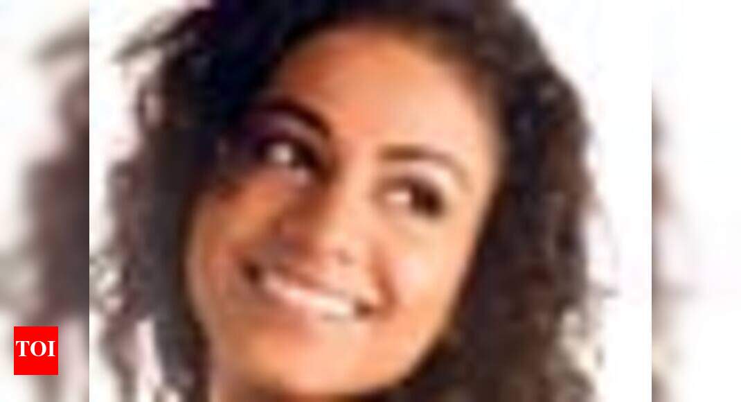 Manasi goes back to school - Times of India