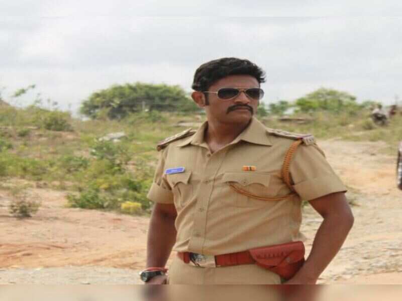 RJ Rohith to play a cop in Bombay Mittai | Kannada Movie News - Times ...