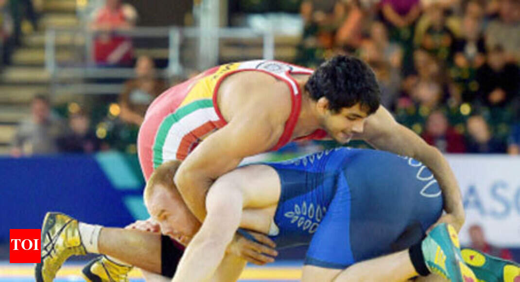 CWG: Wrestler Pawan Kumar beats Pakistan's Inam to win bronze | News ...