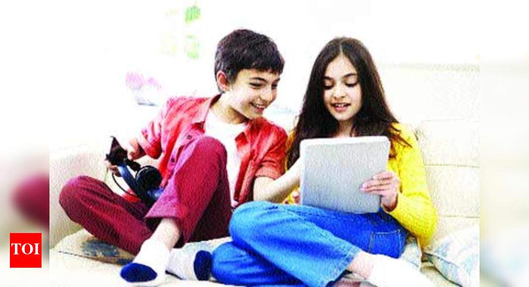 How to be a role model to your younger sibling - Times of India