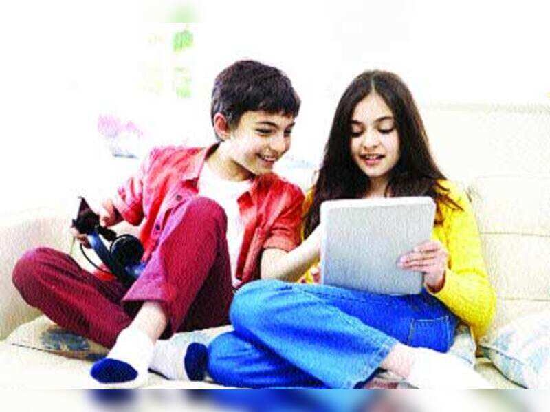 How to be a role model to your younger sibling - Times of India