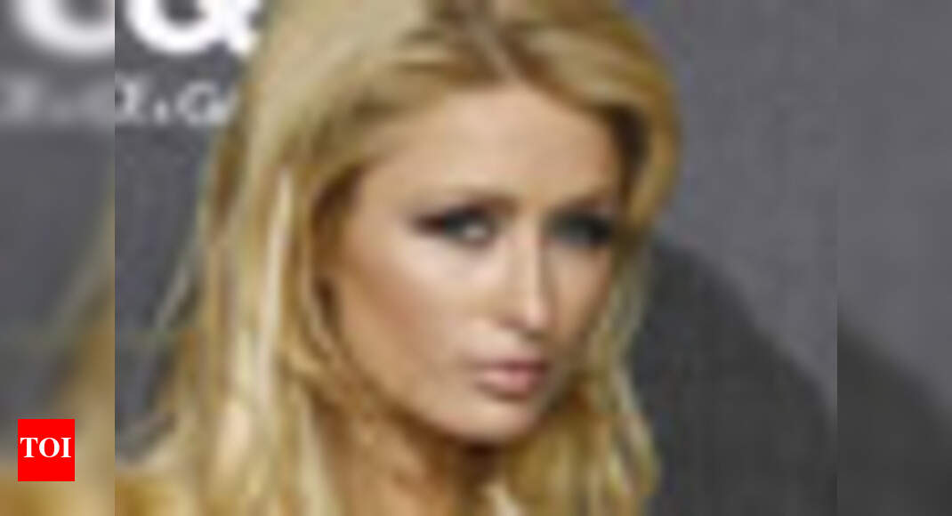 Paris patches up with Lindsay | English Movie News - Times of India