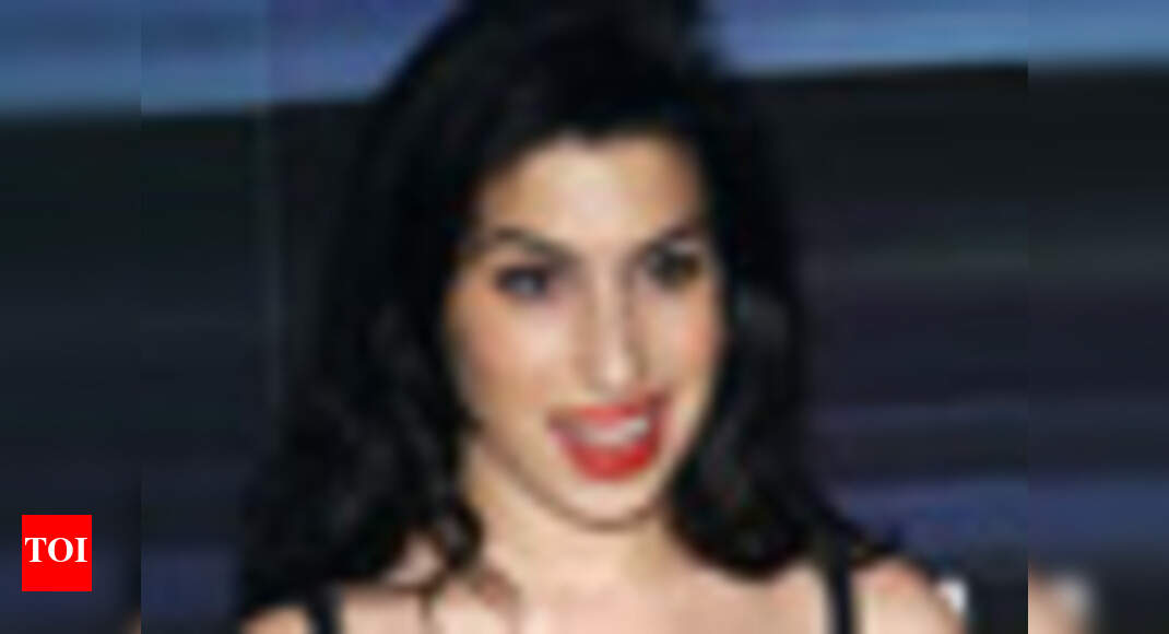Amy wants to make a fresh start! | English Movie News - Times of India