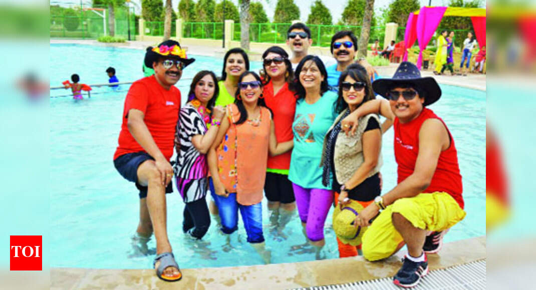 Quirky themes jazz up Indore’s party scene! - Times of India