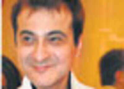 Sanjay Kapoor plays director | Hindi Movie News - Times of India
