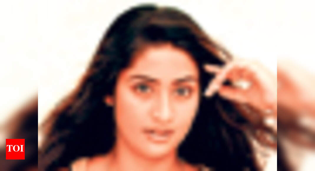 I can work in all the southern film industries: Navya | Hindi Movie ...