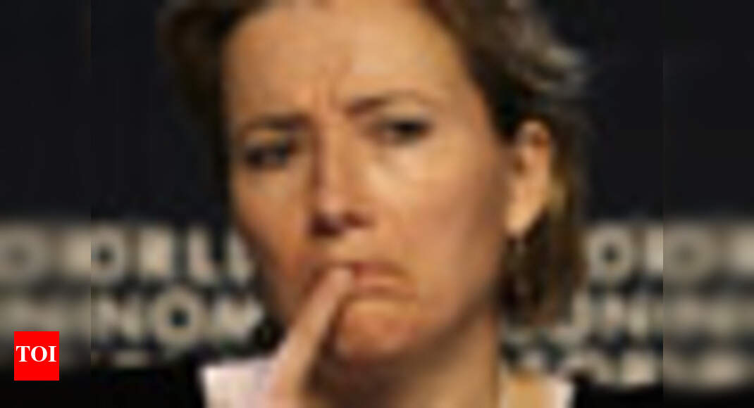 Emma takes her Oscars out of her loo! | English Movie News - Times of India