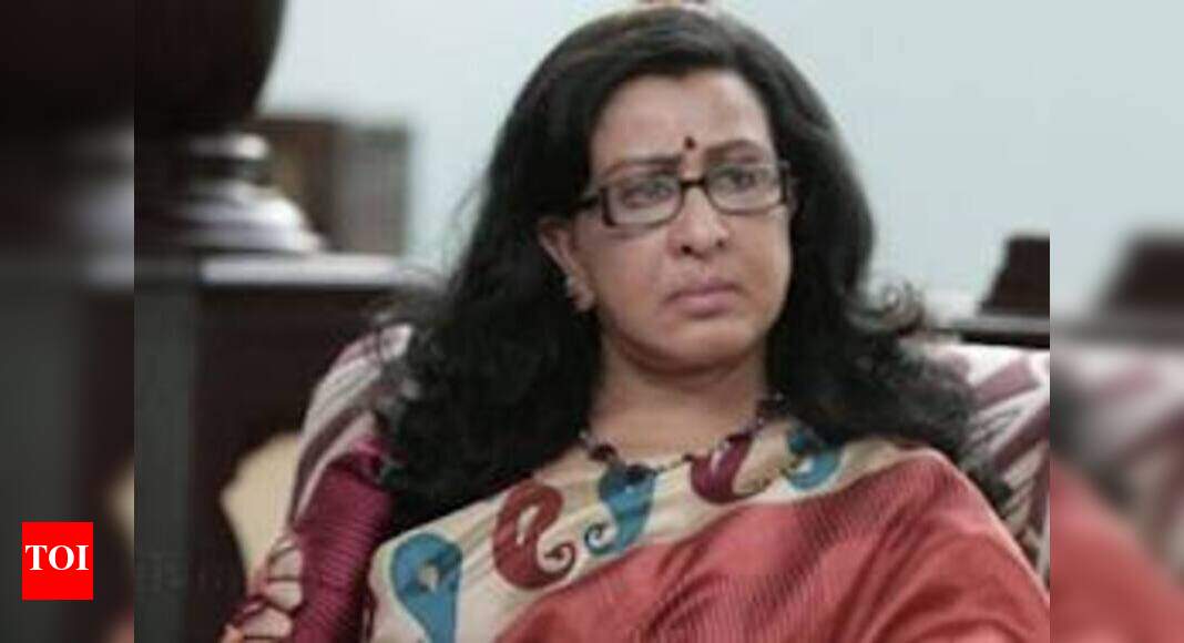 Actress Sheela to be a TV anchor - Times of India