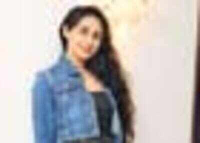 Sonel’s brush with Bollywood - Times of India