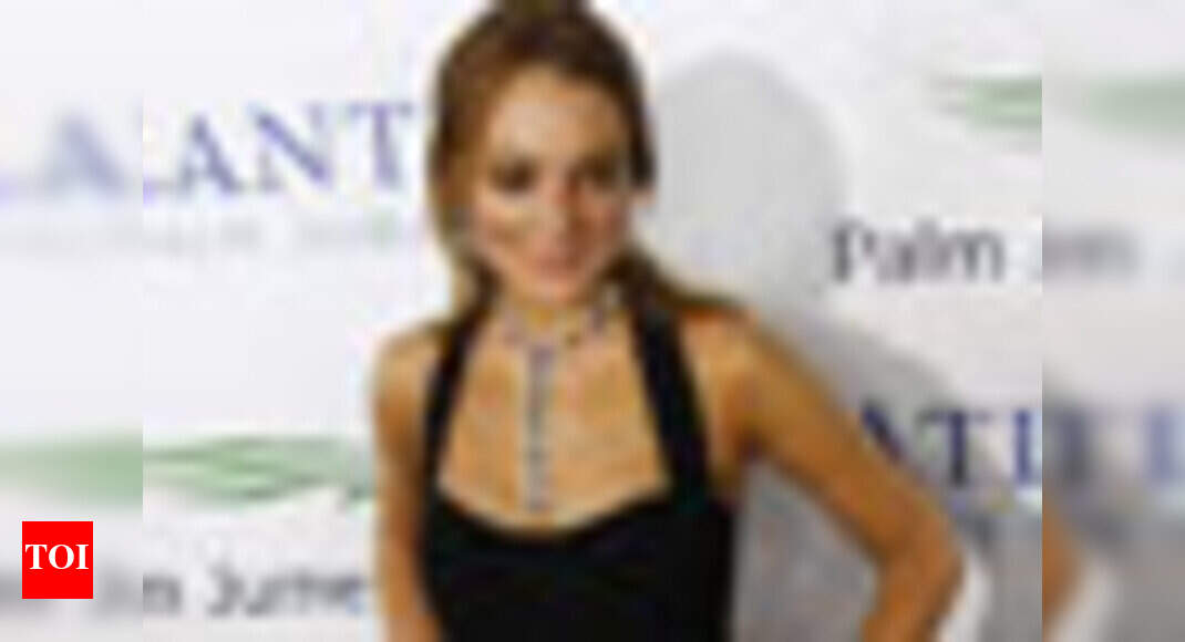 Lindsay to play Snow White? | English Movie News - Times of India