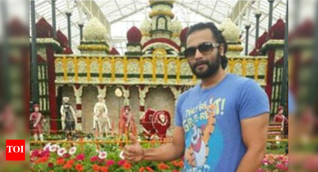 What was Sri Murali doing in Lalbagh? | Kannada Movie News - Times of India