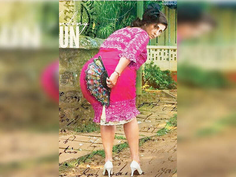 Dimple wanted a heavier derriere in Finding Fanny | Hindi Movie News ...