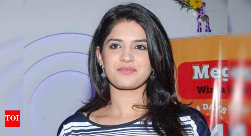 Deeksha's B-Town debut was opp Armaan | Telugu Movie News - Times of India