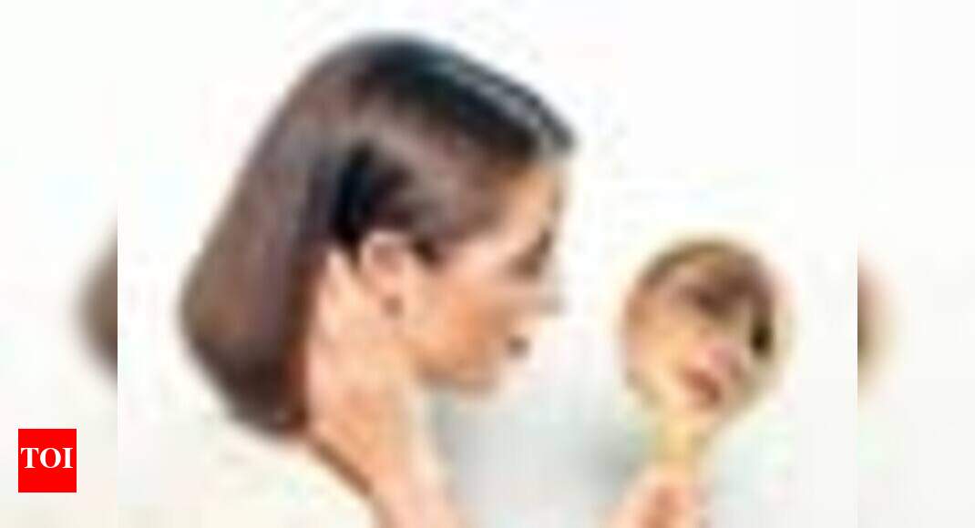 The mirror reflection technique - Times of India