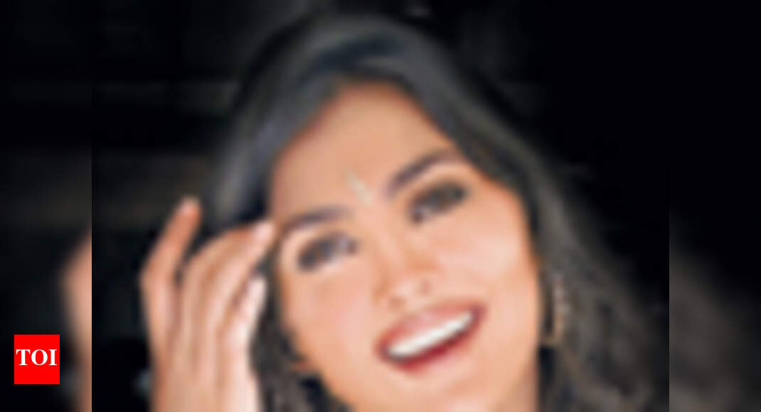 Lara Dutta is back in ‘desi’ style | Hindi Movie News - Times of India