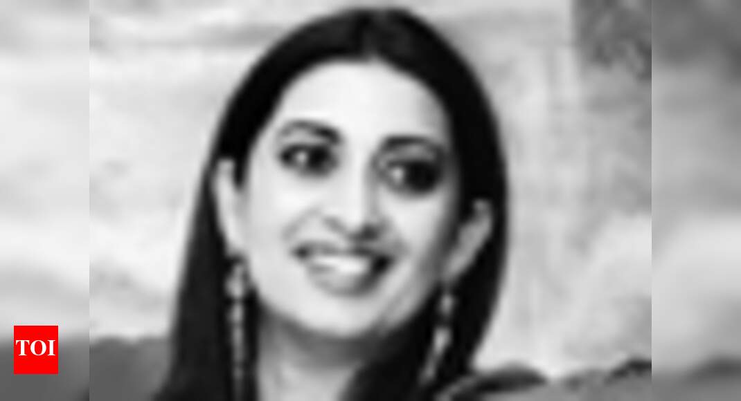 Smriti is concentrating on politics - Times of India
