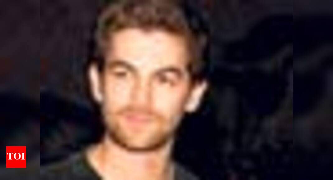 Neil's tribute to RD Burman | Hindi Movie News - Times of India