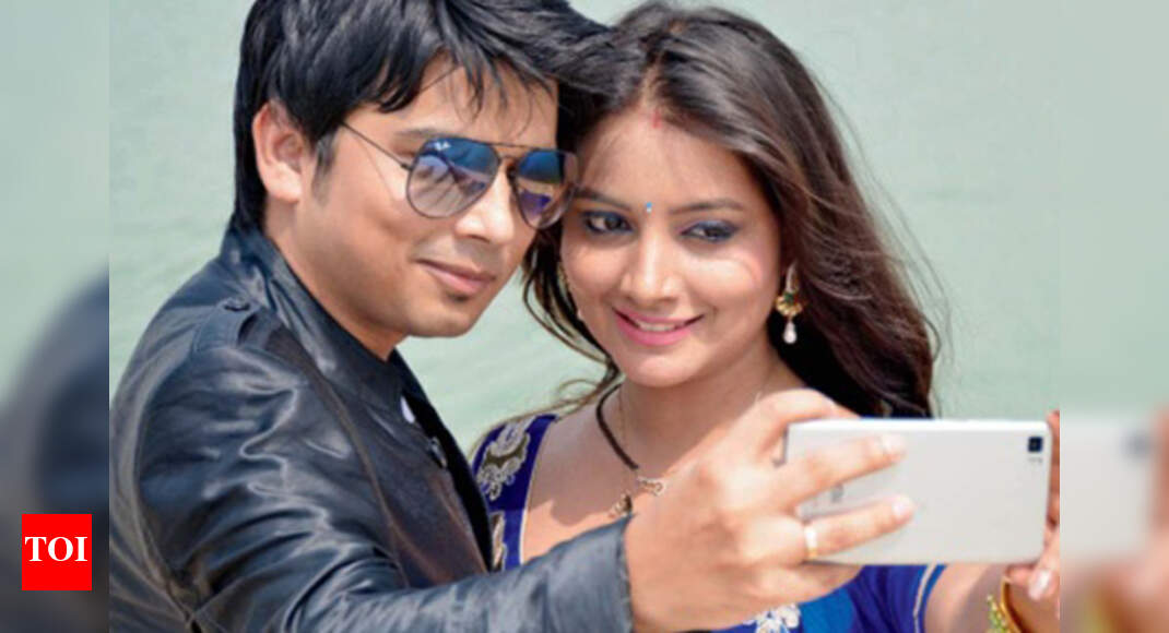 Nidhi hardly noticed me when we first met: Mohit Pathak - Times of India