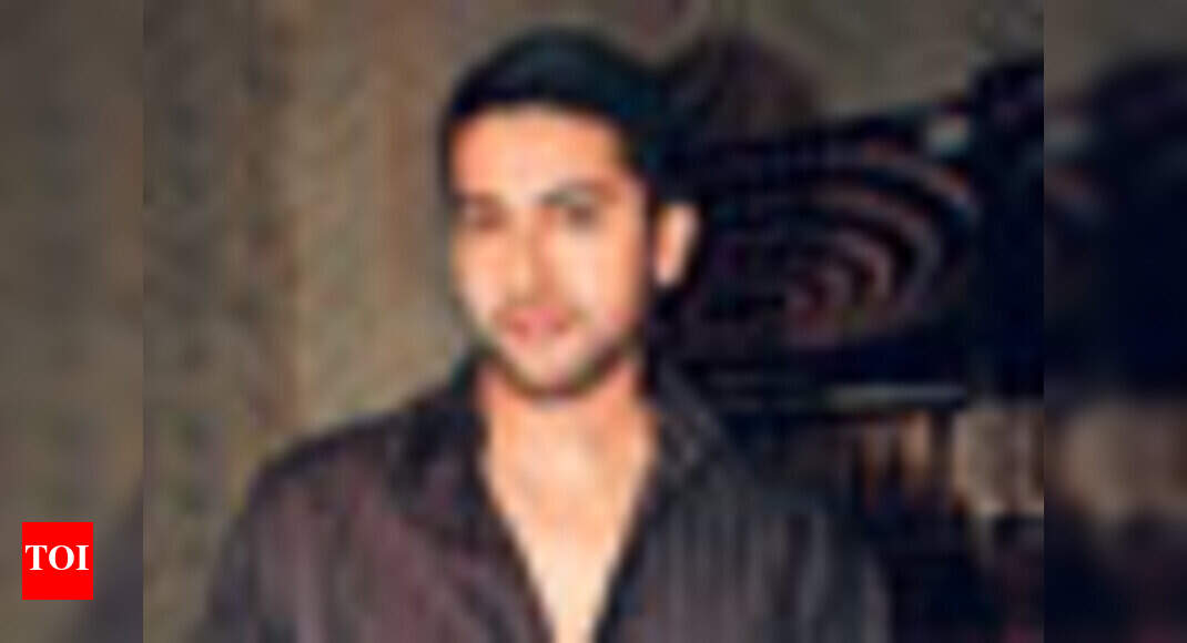 Spicy reactions for Aftab and Aamna | Hindi Movie News - Times of India