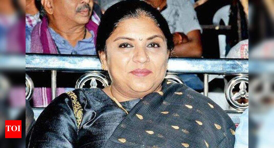 Superstar praises Sripriya - Times of India