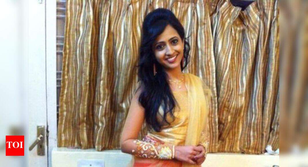 Laasya wins Best Female Anchor award - Times of India