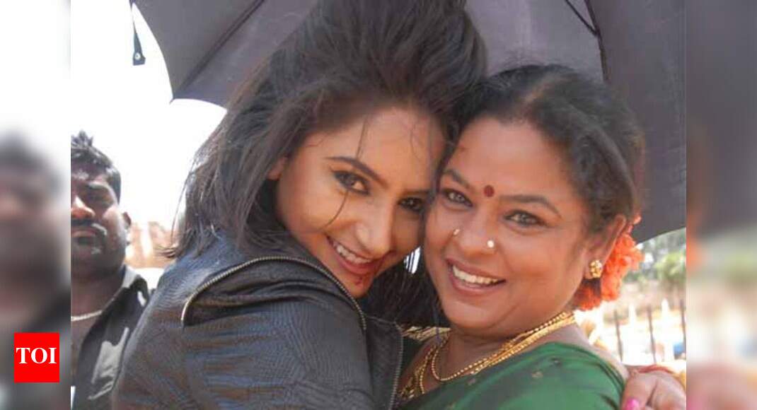 Ragini bonds with Padmaja Rao on the set of Veera Ranachandi | Events ...