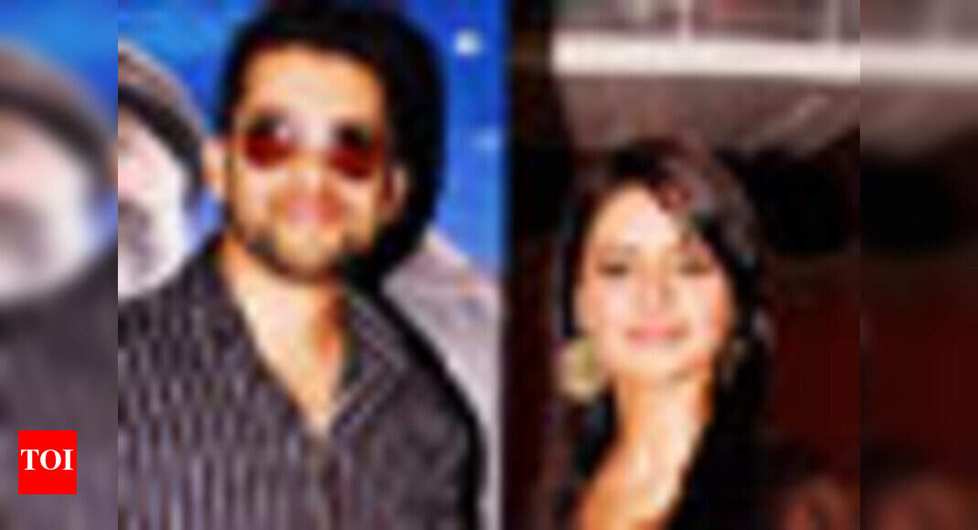 A bad day at work for Aftab and Aamna | Hindi Movie News - Times of India