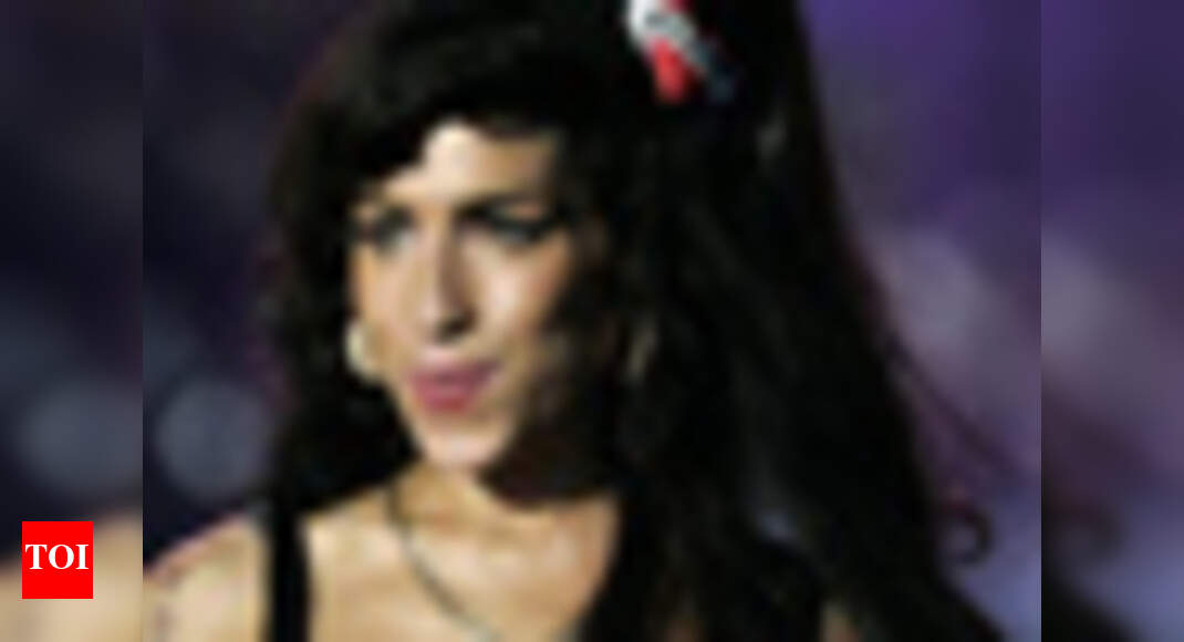 Amy charged with assault | English Movie News - Times of India