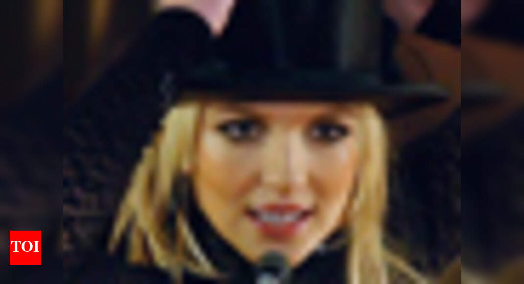 Britney's comeback tour dancers fired | English Movie News - Times of India