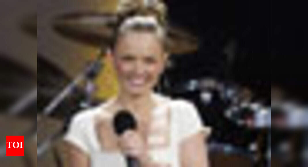 Geri splits from Italian beau | English Movie News - Times of India