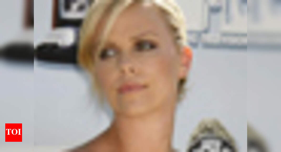 Charlize finds stripping easy | English Movie News - Times of India