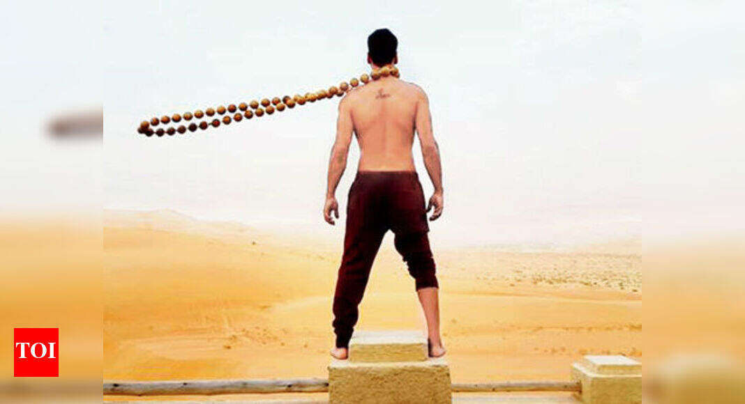 Akshay Kumar’s special core training with wooden beads | Hindi Movie ...