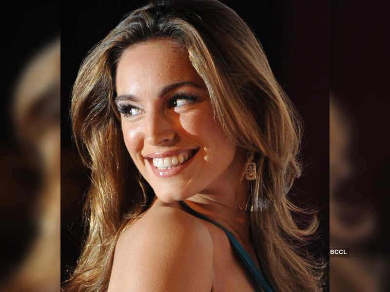 kellybrook_trivia: Kelly Brook: UK's Top Natural Beauty | English Movie ...