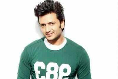 Riteish gives thumbs up to Rakhandar | Marathi Movie News - Times of India